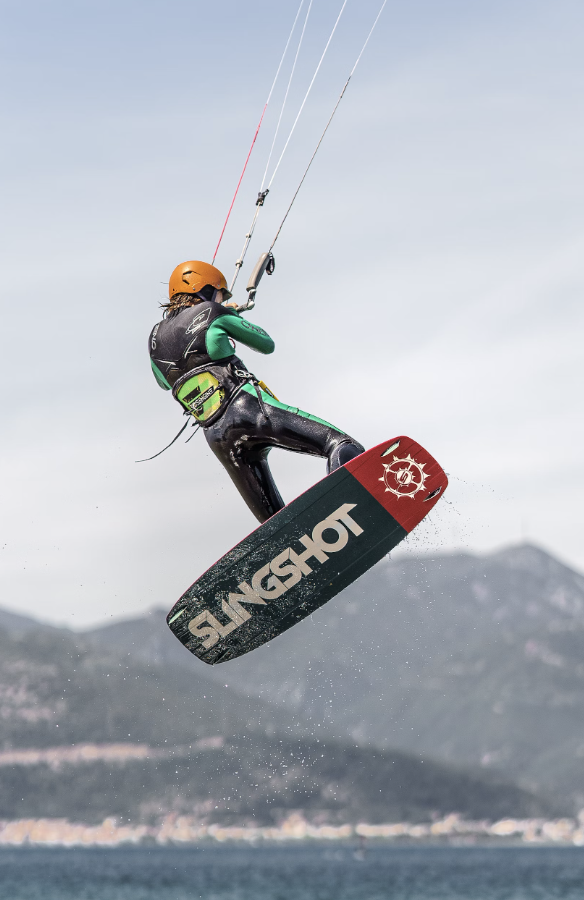 Kiteboarding: Waist Harnesses (Kitesurfing): Better maneuverability and ...