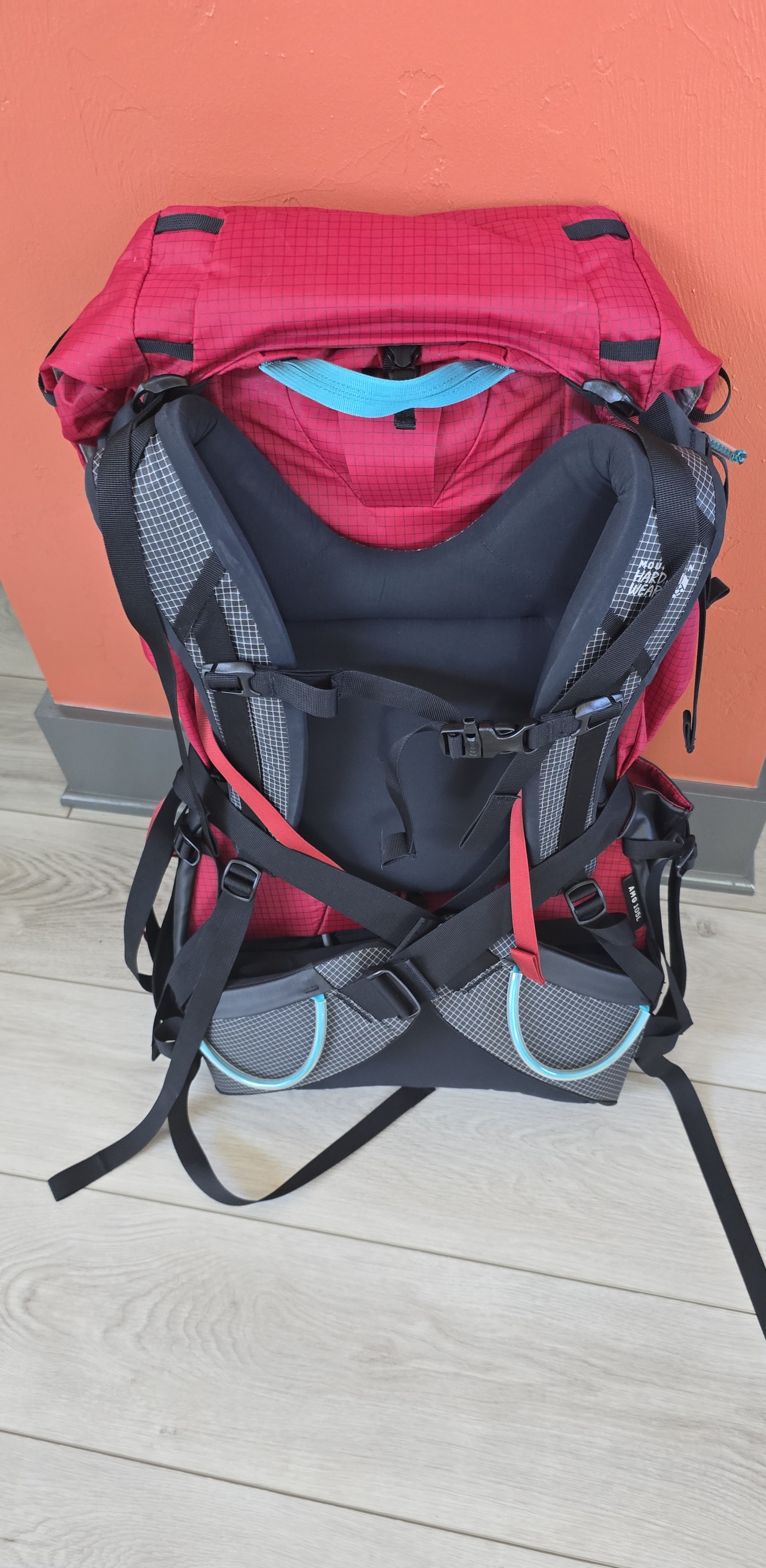 Mountain Hardwear AMG™ 105 Backpack -Unisex - Backpacking Packs | SENDY