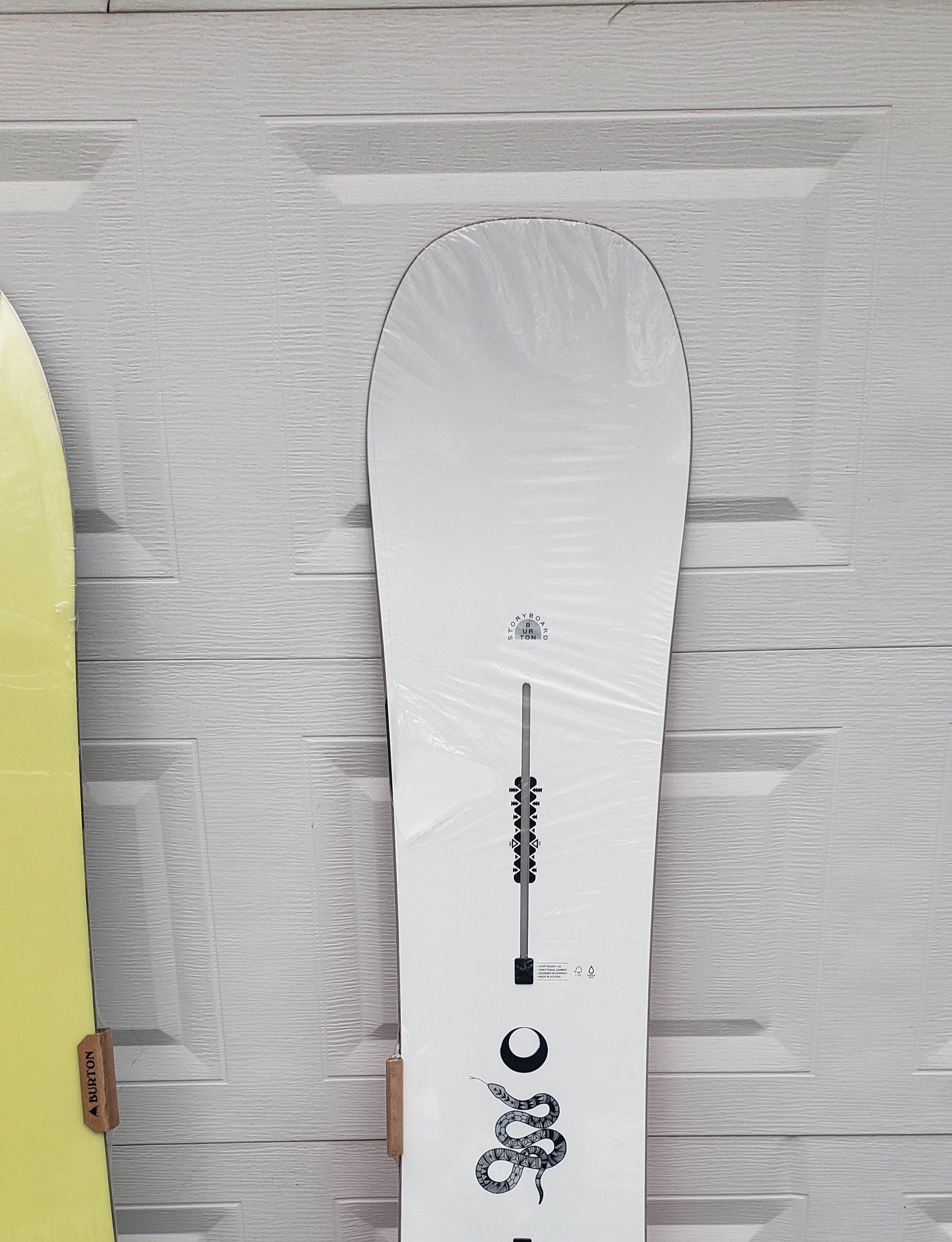 Woman's 152cm Burton Snowboard- Storyboard - Snowboards | SENDY