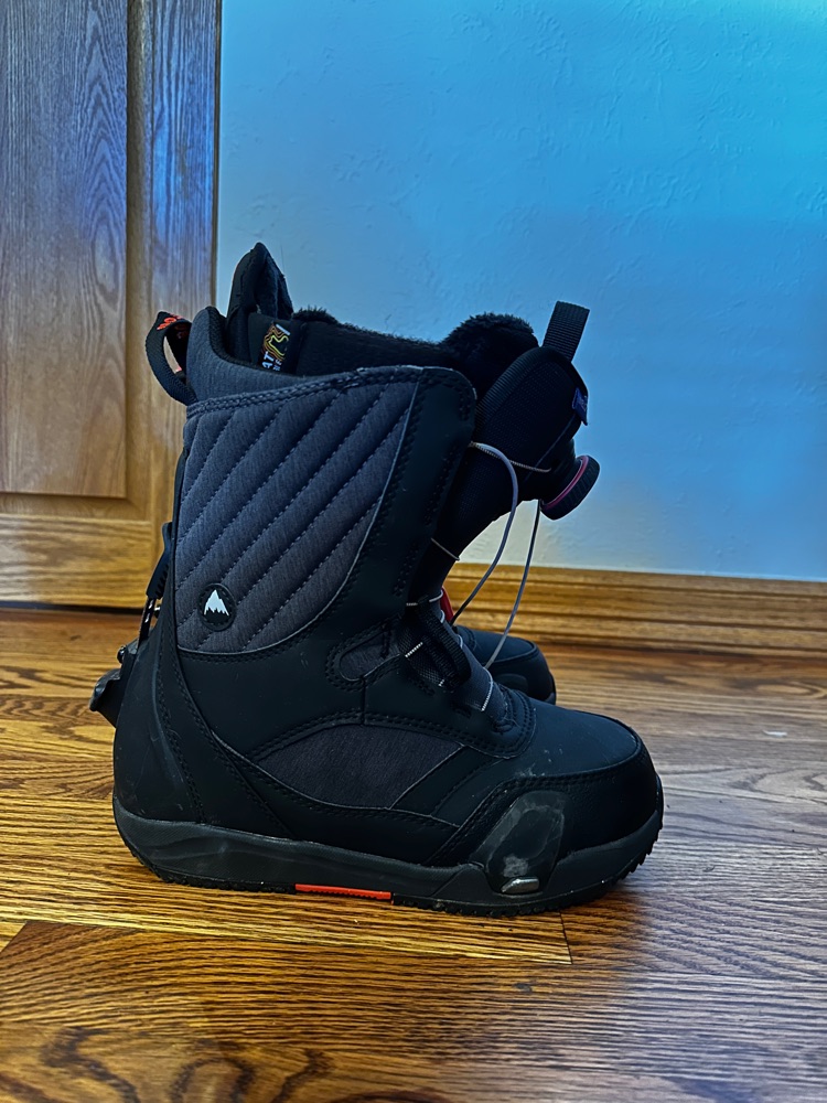 Women’s Burton step-on boots and bindings. - Snowboard Boots | SENDY