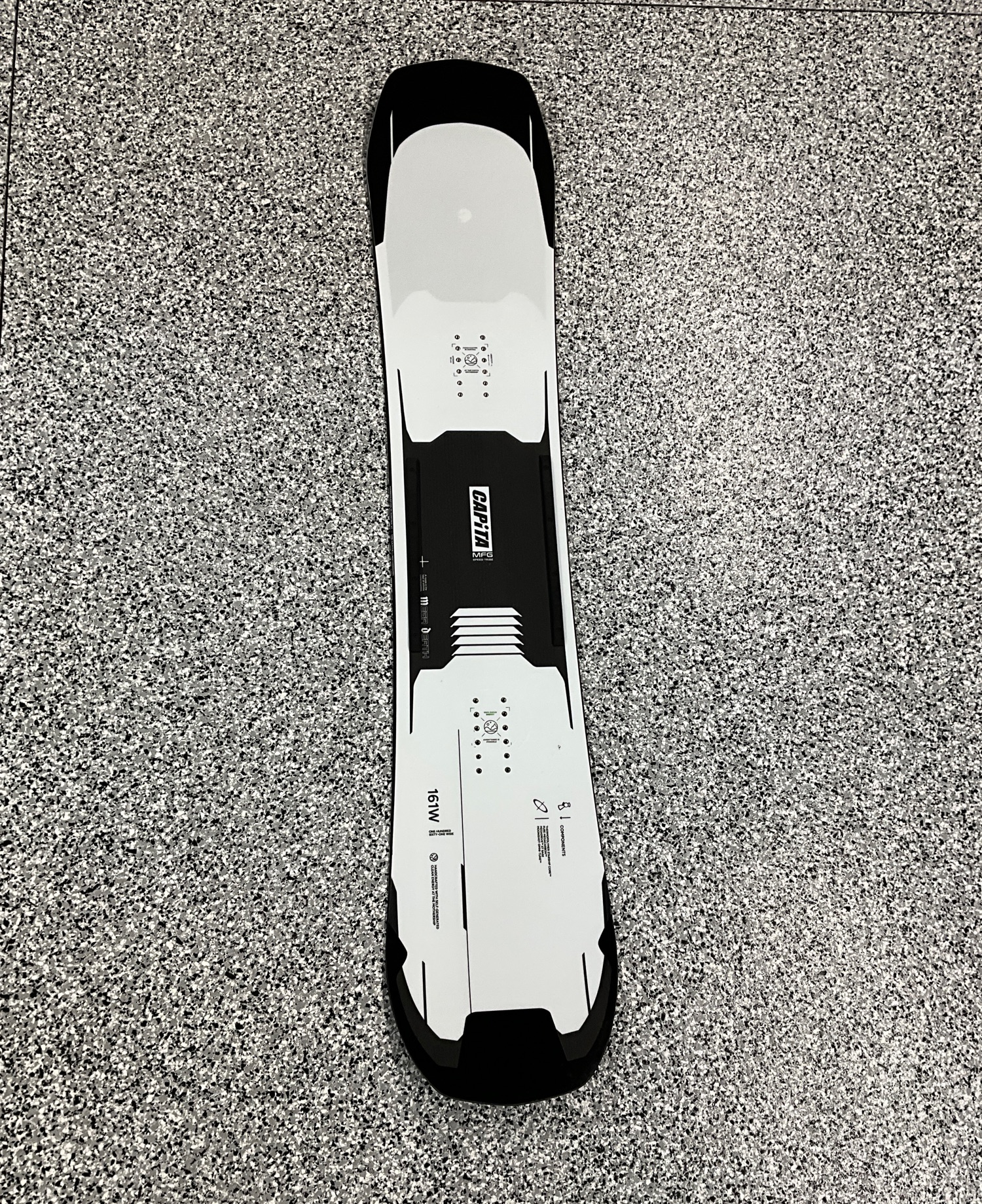 2025 CAPiTA Mega Death 161 Wide - Snowboards | SENDY