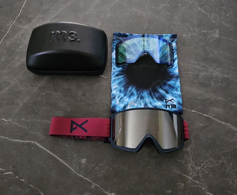 Anon M3 Goggles w/ case and spare lens - Ski & Snowboard Goggles ...