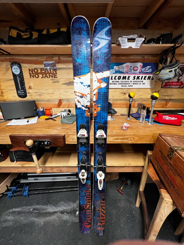 Blizzard gun smokes - Alpine Skis | SENDY