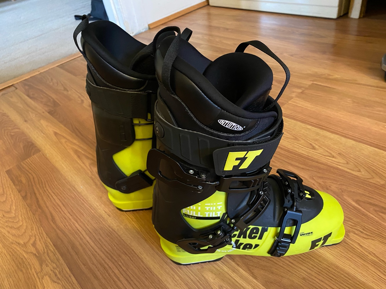 Full Tilt Kicker Ski Boots - Ski & Snowboard Apparel | SENDY