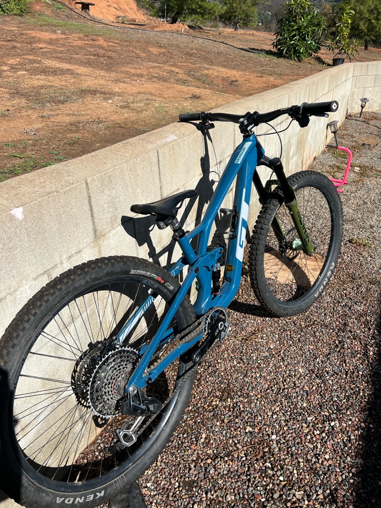 GT Sensor Pro - Enduro Full Suspension Bikes | SENDY