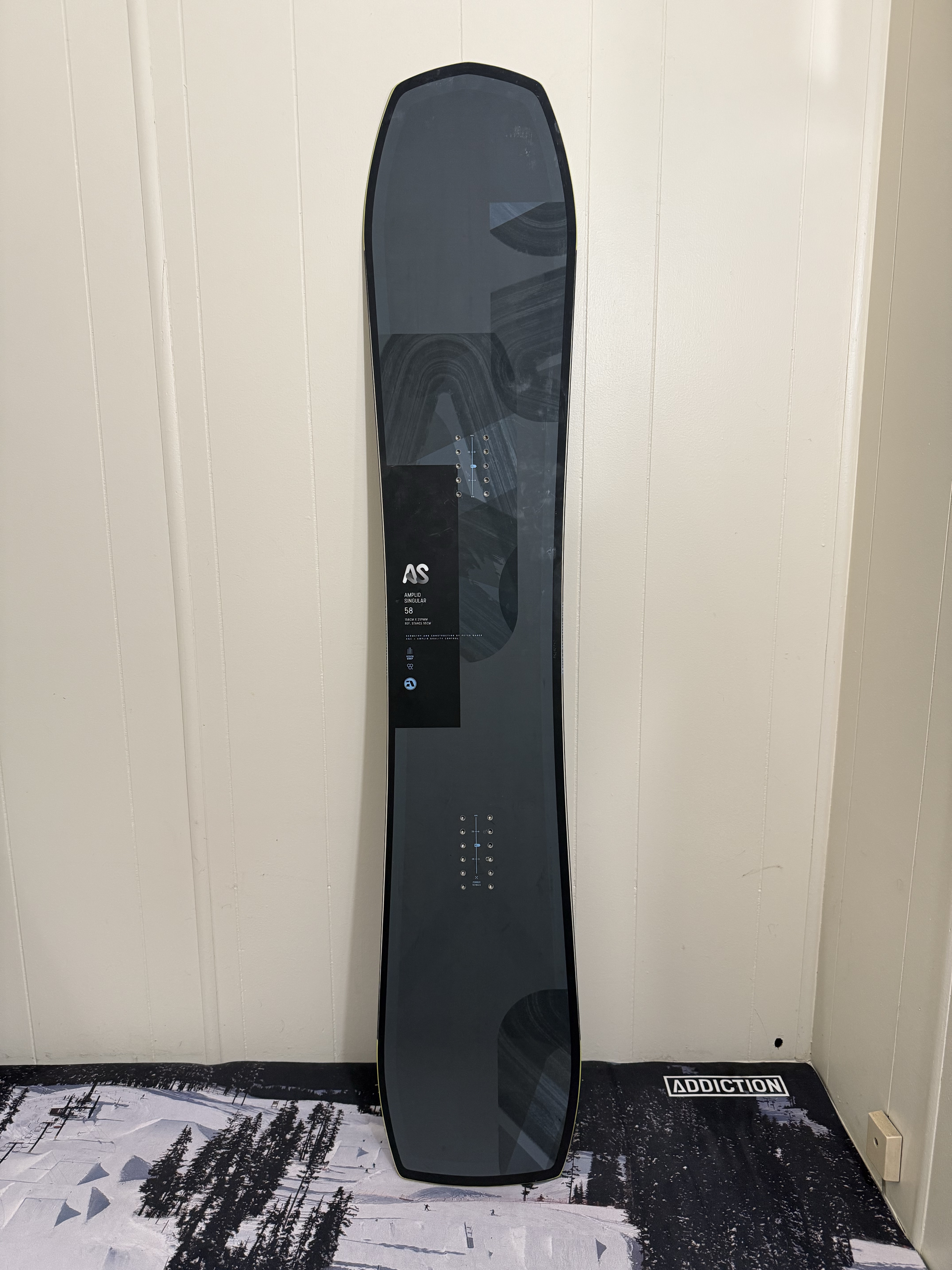 2026 Amplid Singular 158 - Snowboards | SENDY