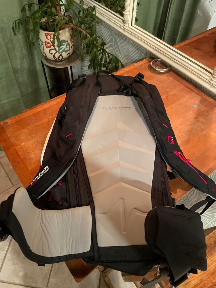 Mammut Snowpulse avalanche airbag backpack - Avalanche Airbag Packs | SENDY