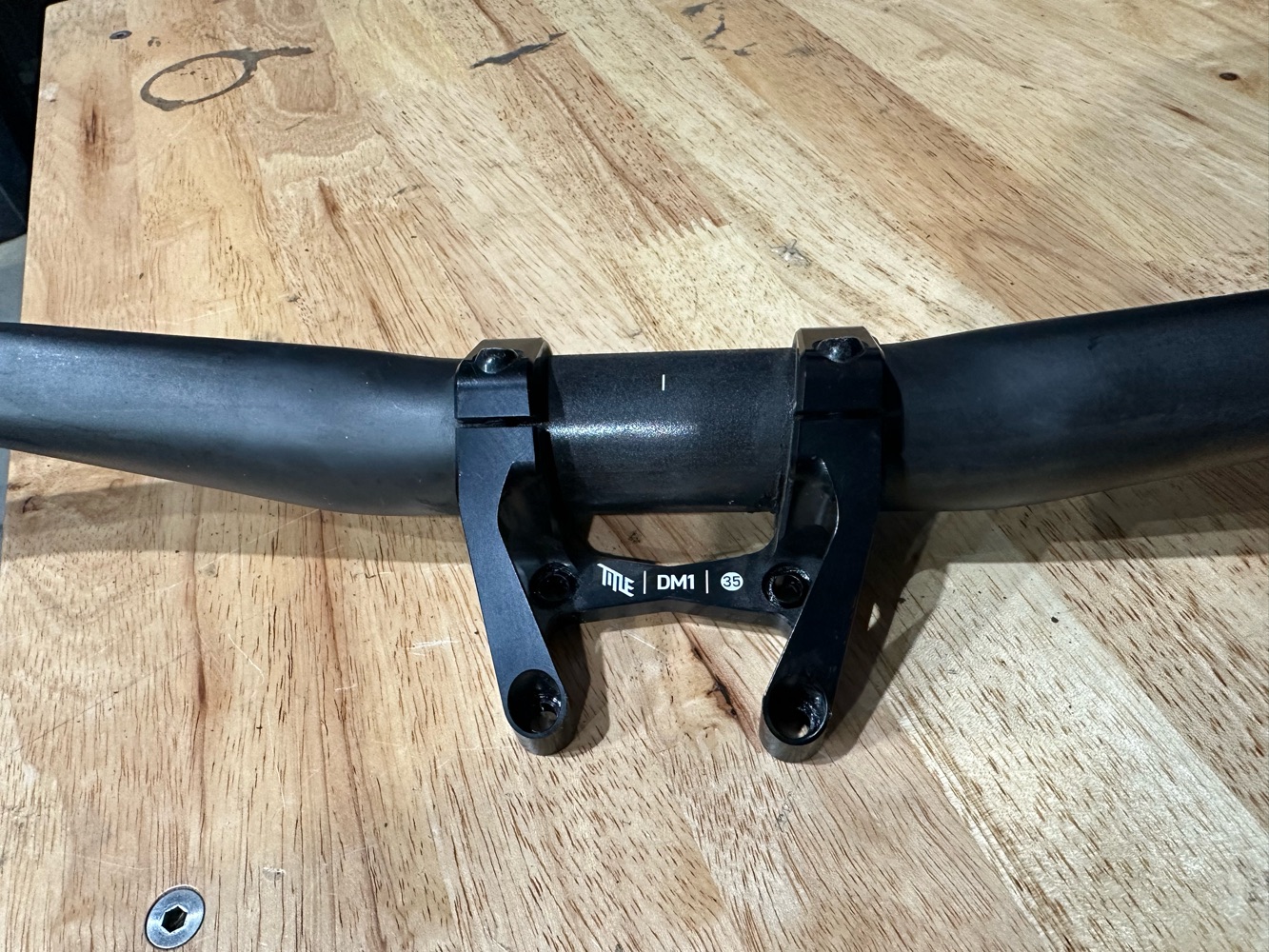 Title Form bar / DM1 stem combo - Bike Essentials | SENDY