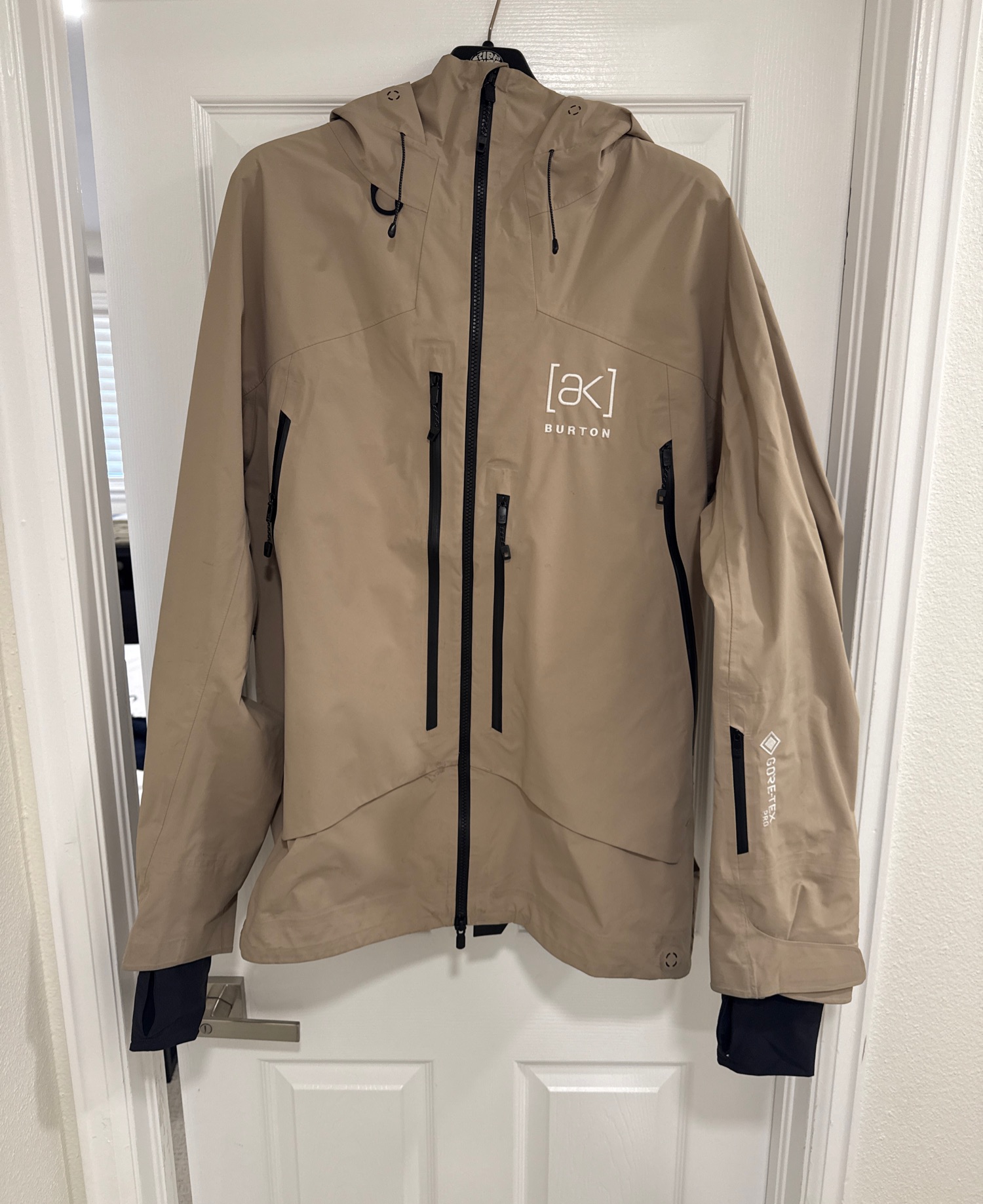 Burton Acamar Gore-Tex Pro Jacket - Ski & Snowboard Jackets | SENDY
